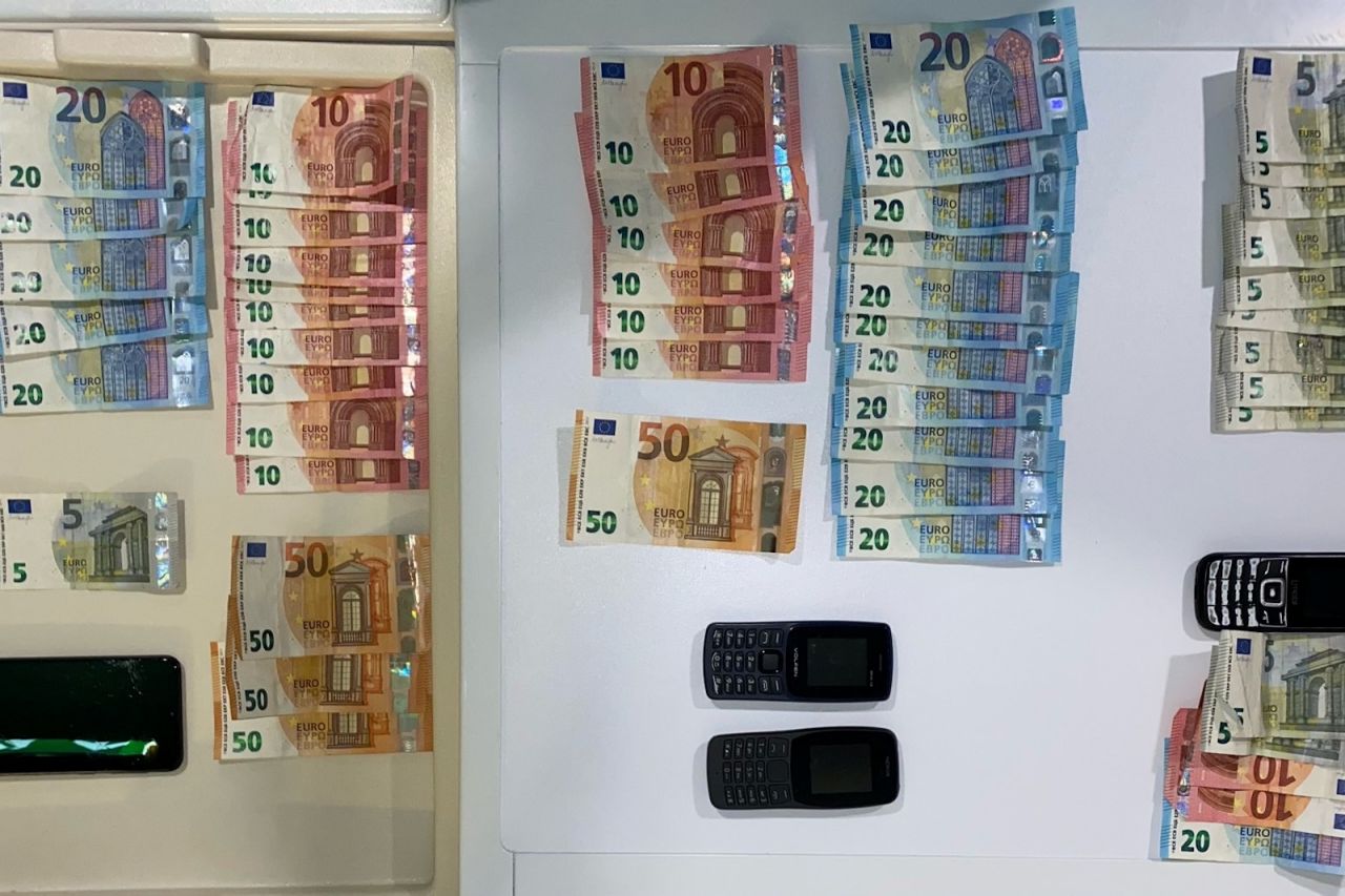 Drei Bodypacker festgenommen - Actualités - Portail de la Police Grand ...